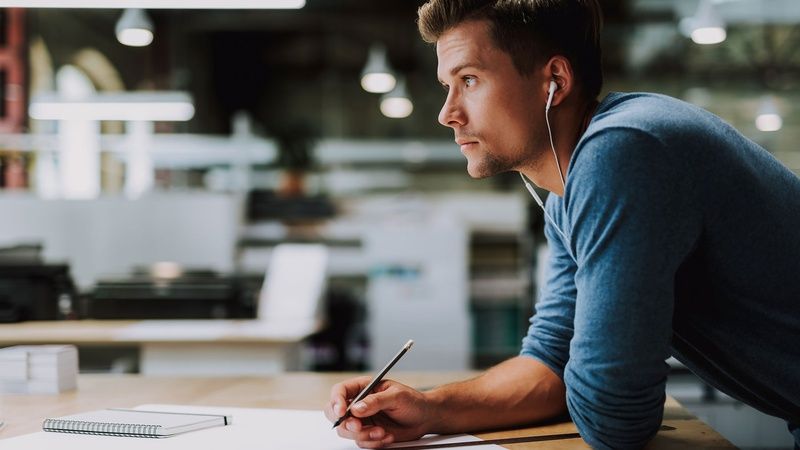 Study and work at the same time: 7 tips to achieve it
